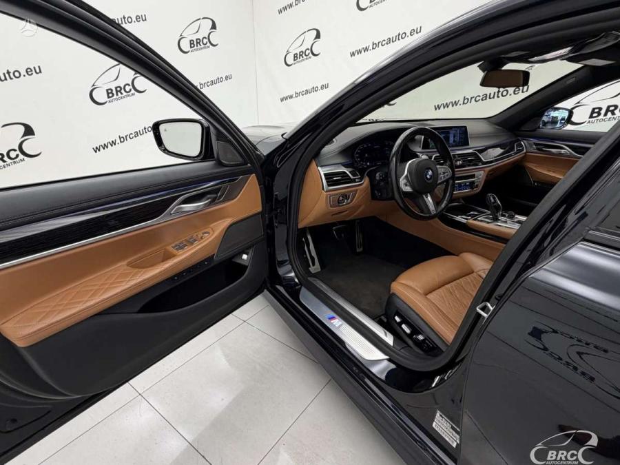 Black BMW 750 2022 in Vilnius, with an engine capacity of 4.40 L and mileage of 76 thousand km for 43900 €, photo 28 on AUTOMOTO.COM.LV