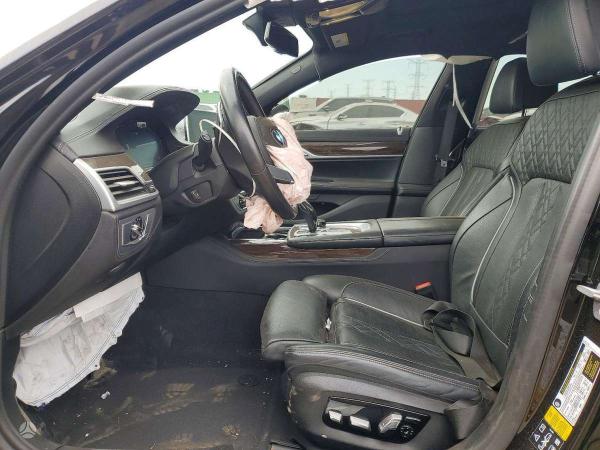 Melns BMW 750 2022 Kauņa, ar dzinēja tilpumu 4.40 L un nobraukumu 65 tūkst. km par 24079 €, foto 7 vietnē AUTOMOTO.COM.LV