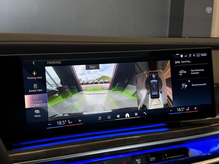 Черный БМВ 750 2023 в Каунас, объемом двигателя 3.00 л и пробегом 66 тыс. км за 89990 €, фото 37 на AUTOMOTO.COM.LV