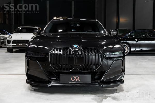 Black BMW 750 2025 in Riga, with an engine capacity of 3.00 L and mileage of 17 thousand km for 121000 €, photo 2 on AUTOMOTO.COM.LV