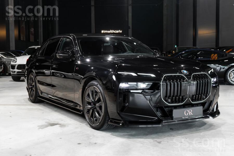Black BMW 750 2025 in Riga, with an engine capacity of 3.00 L and mileage of 17 thousand km for 121000 €, photo 4 on AUTOMOTO.COM.LV