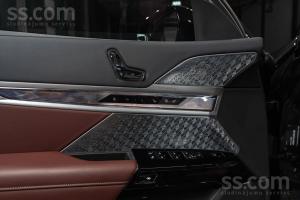 Black BMW 750 2025 in Riga, with an engine capacity of 3.00 L and mileage of 17 thousand km for 121000 €, photo 14 on AUTOMOTO.COM.LV