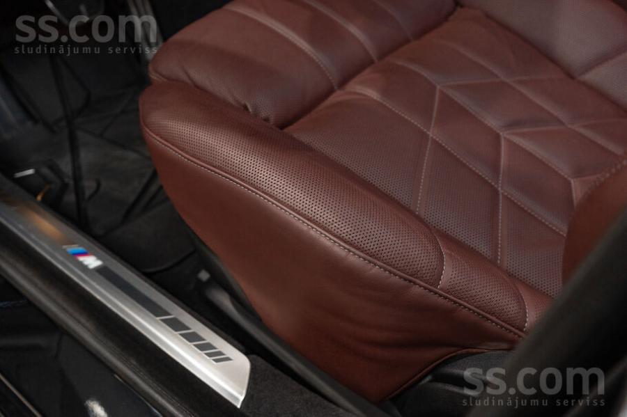 Black BMW 750 2025 in Riga, with an engine capacity of 3.00 L and mileage of 17 thousand km for 121000 €, photo 17 on AUTOMOTO.COM.LV