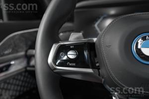 Black BMW 750 2025 in Riga, with an engine capacity of 3.00 L and mileage of 17 thousand km for 121000 €, photo 21 on AUTOMOTO.COM.LV