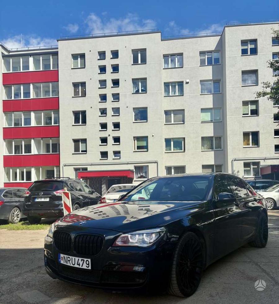 Zils BMW 750 2014 Kauņa, ar dzinēja tilpumu 4.40 L un nobraukumu 181 tūkst. km par 12800 €, foto 3 vietnē AUTOMOTO.COM.LV