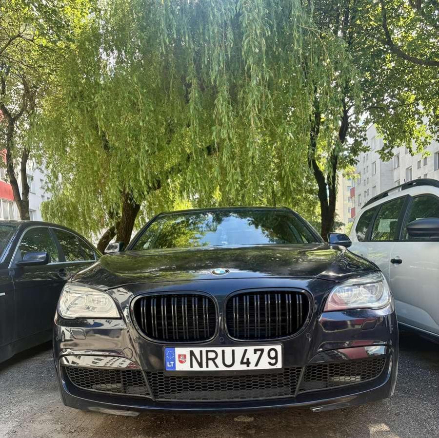 Zils BMW 750 2014 Kauņa, ar dzinēja tilpumu 4.40 L un nobraukumu 181 tūkst. km par 12800 €, foto 13 vietnē AUTOMOTO.COM.LV