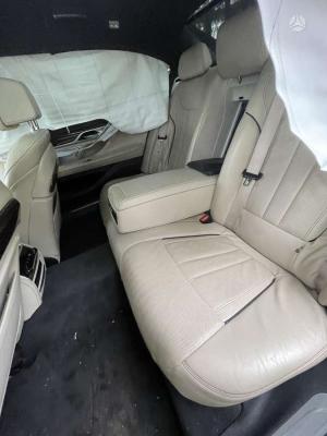 Zils BMW 750 2017 Kauņa, ar dzinēja tilpumu 4.40 L un nobraukumu 230 tūkst. km par 7500 €, foto 5 vietnē AUTOMOTO.COM.LV