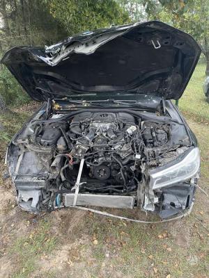 Zils BMW 750 2017 Kauņa, ar dzinēja tilpumu 4.40 L un nobraukumu 230 tūkst. km par 7500 €, foto 13 vietnē AUTOMOTO.COM.LV