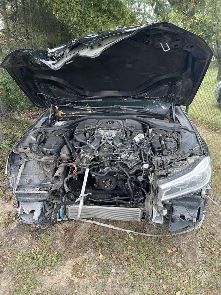 Zils BMW 750 2017 Kauņa, ar dzinēja tilpumu 4.40 L un nobraukumu 230 tūkst. km par 7500 €, foto 13 vietnē AUTOMOTO.COM.LV