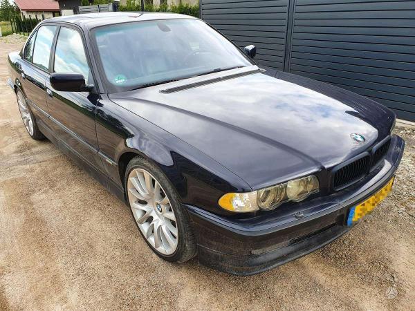 Blue BMW 750 1999 in Kaunas, with an engine capacity of 5.38 L and mileage of 240 thousand km for 10999 €, photo 2 on AUTOMOTO.COM.LV