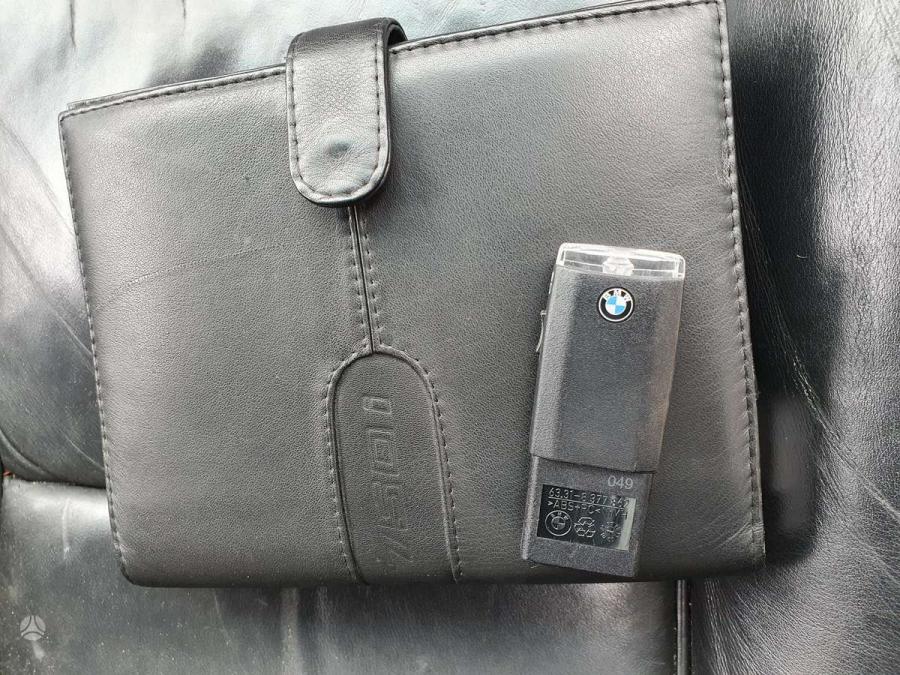 Zils BMW 750 1999 Kauņa, ar dzinēja tilpumu 5.38 L un nobraukumu 240 tūkst. km par 10999 €, foto 12 vietnē AUTOMOTO.COM.LV