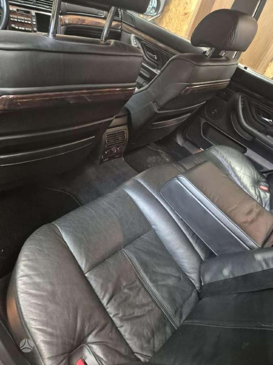 Zils BMW 750 2000 Kauņa, ar dzinēja tilpumu 5.38 L un nobraukumu 370 tūkst. km par 12000 €, foto 6 vietnē AUTOMOTO.COM.LV