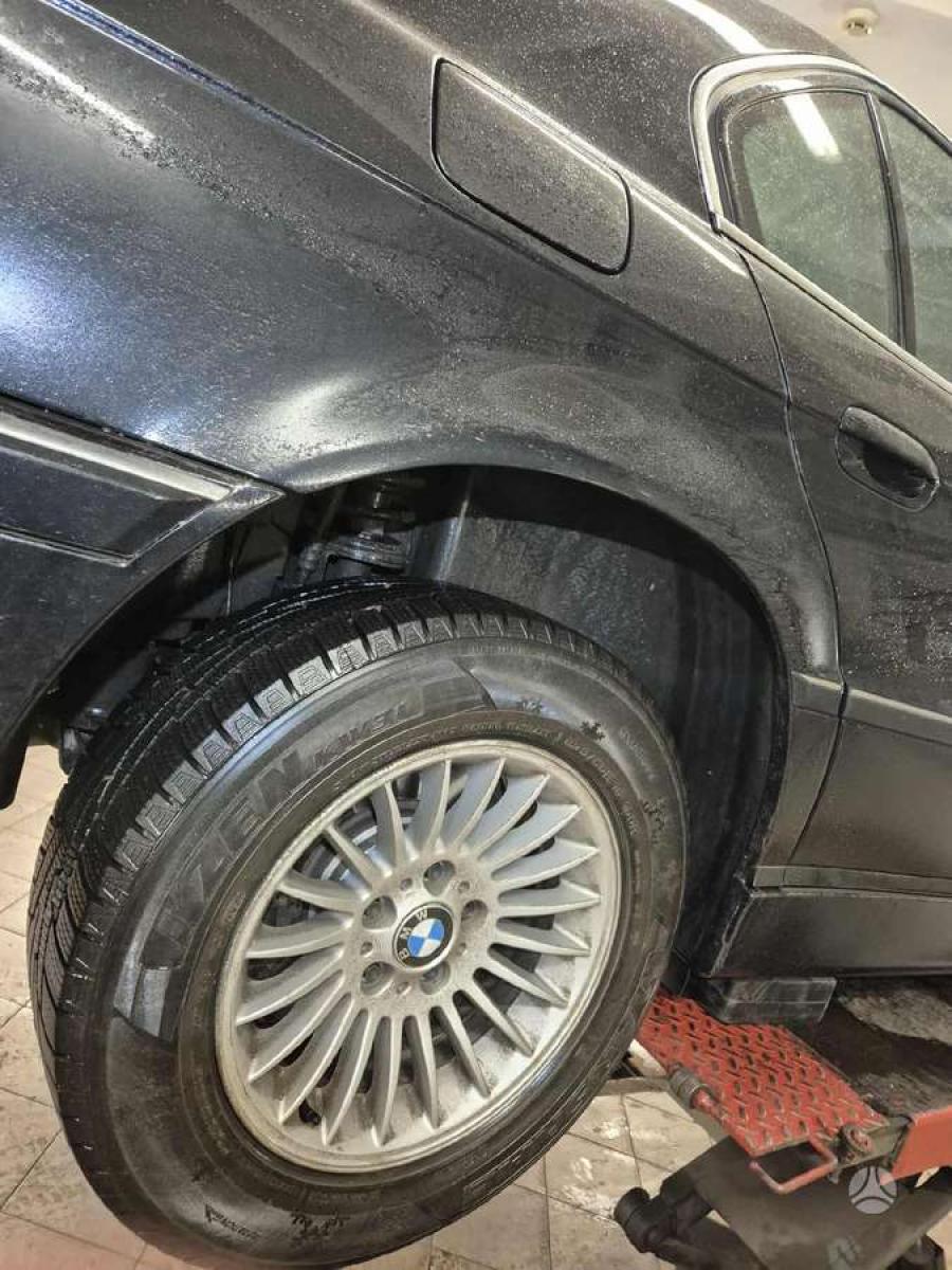 Zils BMW 750 2000 Kauņa, ar dzinēja tilpumu 5.38 L un nobraukumu 370 tūkst. km par 12000 €, foto 8 vietnē AUTOMOTO.COM.LV