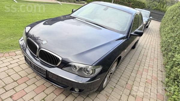 Blue BMW 750 2007 in Limbazi, with an engine capacity of 4.80 L and mileage of 305 thousand km for 3700 €, photo 4 on AUTOMOTO.COM.LV