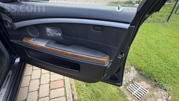 Blue BMW 750 2007 in Limbazi, with an engine capacity of 4.80 L and mileage of 305 thousand km for 3700 €, photo 10 on AUTOMOTO.COM.LV