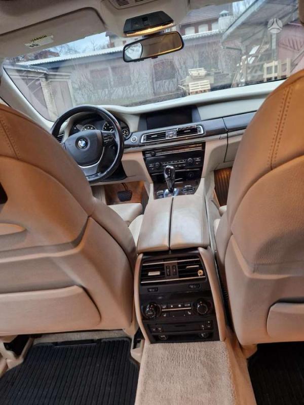 Zils BMW 750 2009 Klaipėda, ar dzinēja tilpumu 4.40 L un nobraukumu 296 tūkst. km par 6500 €, foto 6 vietnē AUTOMOTO.COM.LV