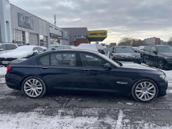Zils BMW 750 2009 Klaipėda, ar dzinēja tilpumu 4.40 L un nobraukumu 294 tūkst. km par 8990 €, foto 3 vietnē AUTOMOTO.COM.LV