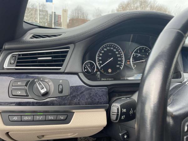 Zils BMW 750 2009 Klaipėda, ar dzinēja tilpumu 4.40 L un nobraukumu 294 tūkst. km par 8990 €, foto 8 vietnē AUTOMOTO.COM.LV