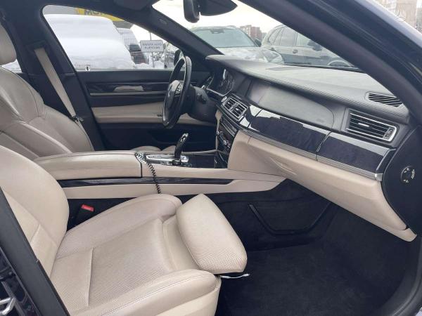 Zils BMW 750 2009 Klaipėda, ar dzinēja tilpumu 4.40 L un nobraukumu 294 tūkst. km par 8990 €, foto 10 vietnē AUTOMOTO.COM.LV