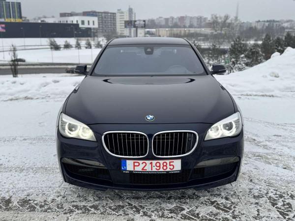 Blue BMW 750 2012 in Vilnius, with an engine capacity of 4.40 L and mileage of 182 thousand km for 12900 €, photo 5 on AUTOMOTO.COM.LV