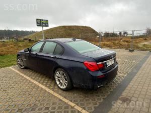 Zils BMW 750 2013 Rīga, ar dzinēja tilpumu 4.40 L un nobraukumu 216 tūkst. km par 10350 €, foto  vietnē AUTOMOTO.COM.LV