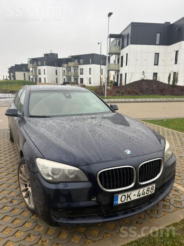 Zils BMW 750 2013 Rīga, ar dzinēja tilpumu 4.40 L un nobraukumu 216 tūkst. km par 10350 €, foto 3 vietnē AUTOMOTO.COM.LV