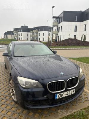 Zils BMW 750 2013 Rīga, ar dzinēja tilpumu 4.40 L un nobraukumu 216 tūkst. km par 10350 €, foto 3 vietnē AUTOMOTO.COM.LV