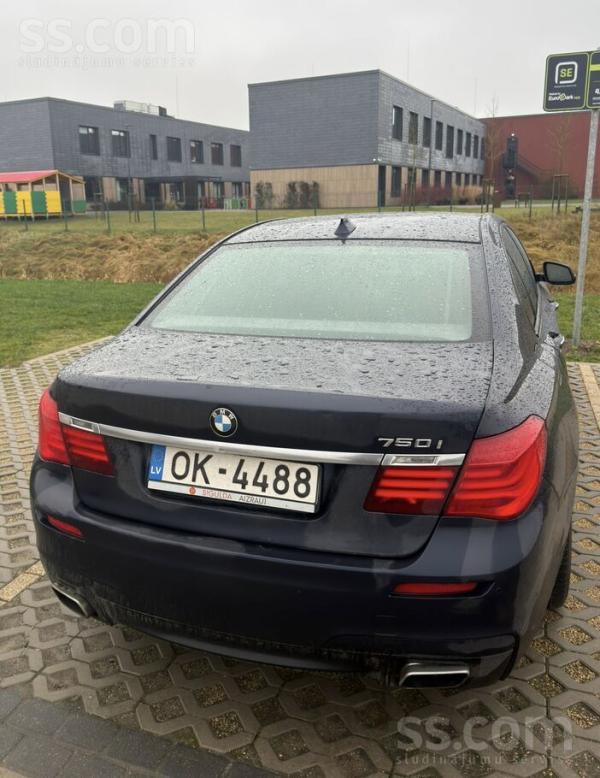 Zils BMW 750 2013 Rīga, ar dzinēja tilpumu 4.40 L un nobraukumu 216 tūkst. km par 10350 €, foto 4 vietnē AUTOMOTO.COM.LV
