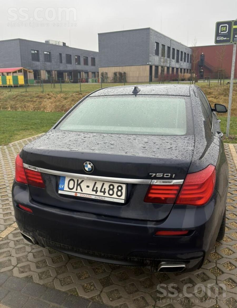 Zils BMW 750 2013 Rīga, ar dzinēja tilpumu 4.40 L un nobraukumu 216 tūkst. km par 10350 €, foto 4 vietnē AUTOMOTO.COM.LV