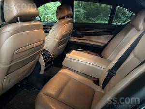 Zils BMW 750 2013 Jūrmala, ar dzinēja tilpumu 4.40 L un nobraukumu 225 tūkst. km par 11700 €, foto 10 vietnē AUTOMOTO.COM.LV
