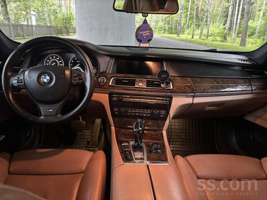 Zils BMW 750 2013 Jūrmala, ar dzinēja tilpumu 4.40 L un nobraukumu 225 tūkst. km par 11700 €, foto 12 vietnē AUTOMOTO.COM.LV
