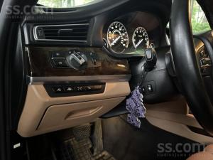 Zils BMW 750 2013 Jūrmala, ar dzinēja tilpumu 4.40 L un nobraukumu 225 tūkst. km par 11700 €, foto 13 vietnē AUTOMOTO.COM.LV