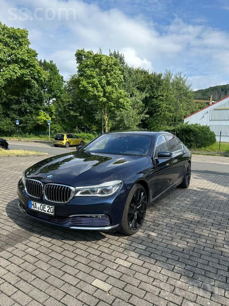Zils BMW 750 2015 Rīga, ar dzinēja tilpumu 5.00 L un nobraukumu 243 tūkst. km par 30000 €, foto 2 vietnē AUTOMOTO.COM.LV