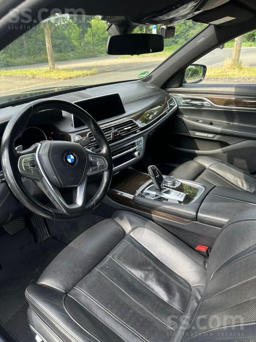 Zils BMW 750 2015 Rīga, ar dzinēja tilpumu 5.00 L un nobraukumu 243 tūkst. km par 30000 €, foto 4 vietnē AUTOMOTO.COM.LV