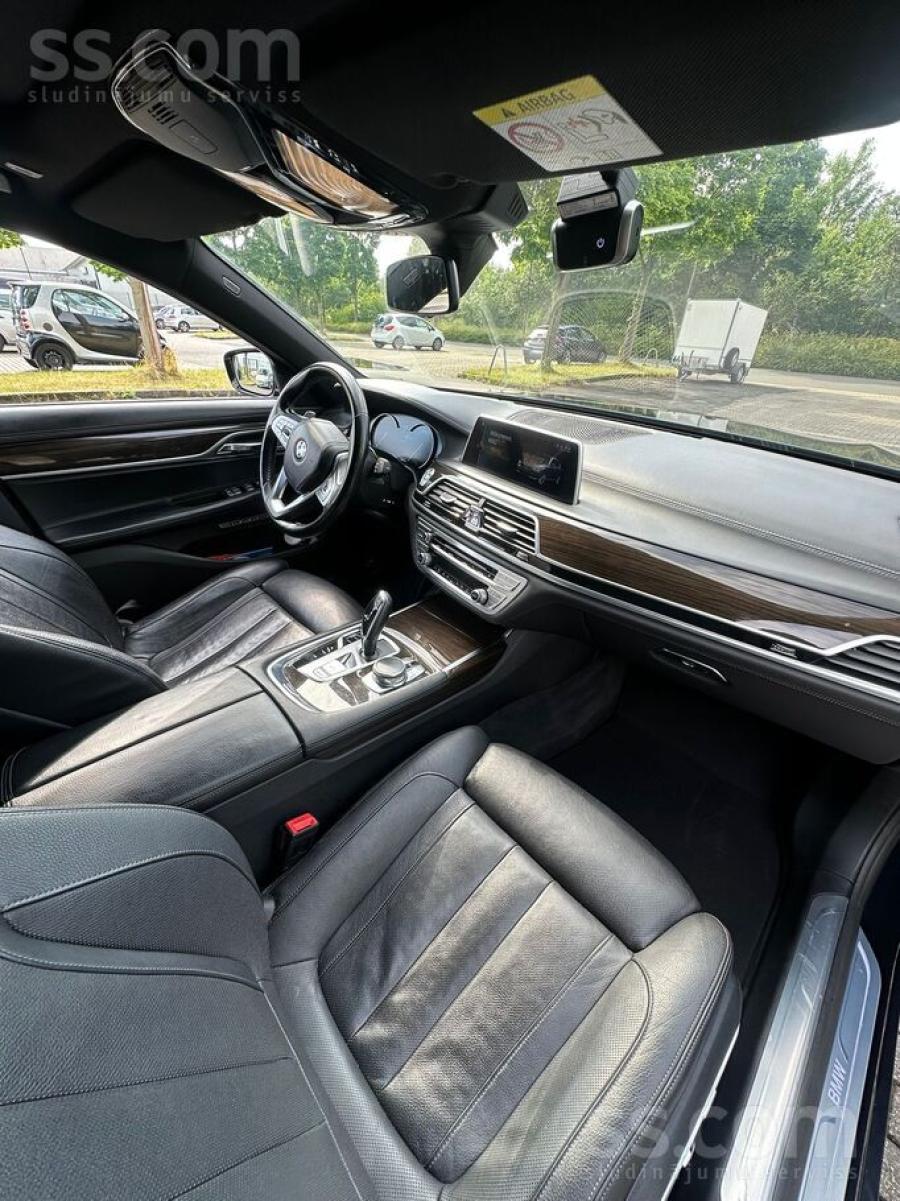 Zils BMW 750 2015 Rīga, ar dzinēja tilpumu 5.00 L un nobraukumu 243 tūkst. km par 30000 €, foto 5 vietnē AUTOMOTO.COM.LV