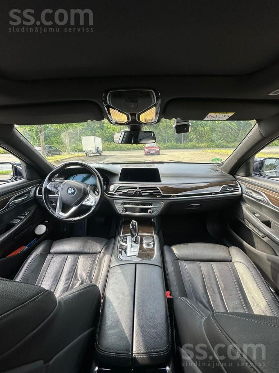 Zils BMW 750 2015 Rīga, ar dzinēja tilpumu 5.00 L un nobraukumu 243 tūkst. km par 30000 €, foto 9 vietnē AUTOMOTO.COM.LV
