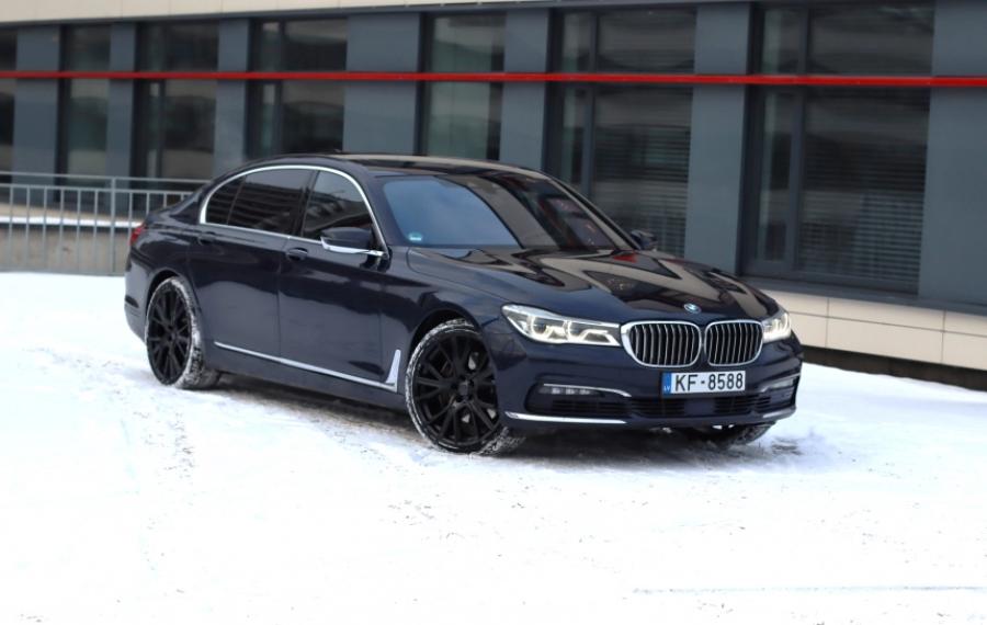 Zils BMW 750 2015 Rīga, ar dzinēja tilpumu 4.40 L un nobraukumu 260 tūkst. km par 24980 €, foto 1 vietnē AUTOMOTO.COM.LV