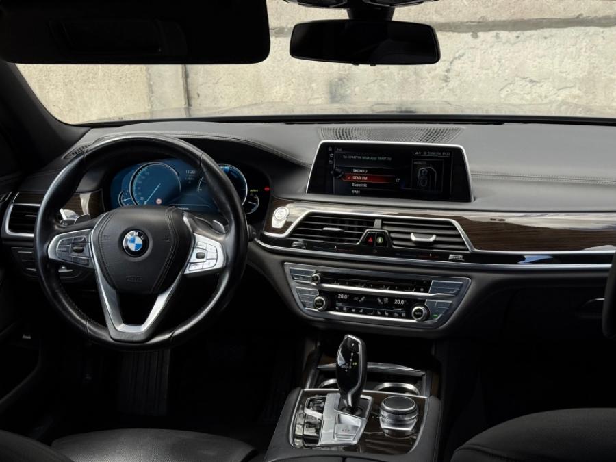 Zils BMW 750 2015 Rīga, ar dzinēja tilpumu 4.40 L un nobraukumu 260 tūkst. km par 24980 €, foto 5 vietnē AUTOMOTO.COM.LV