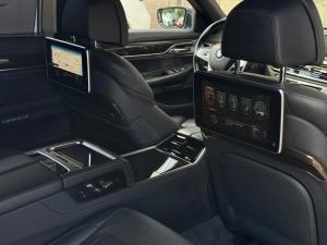 Zils BMW 750 2015 Rīga, ar dzinēja tilpumu 4.40 L un nobraukumu 260 tūkst. km par 24980 €, foto 7 vietnē AUTOMOTO.COM.LV