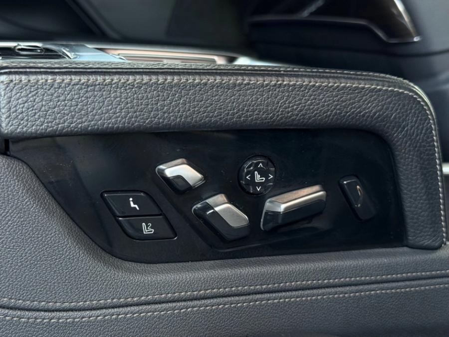 Zils BMW 750 2015 Rīga, ar dzinēja tilpumu 4.40 L un nobraukumu 260 tūkst. km par 24980 €, foto 10 vietnē AUTOMOTO.COM.LV