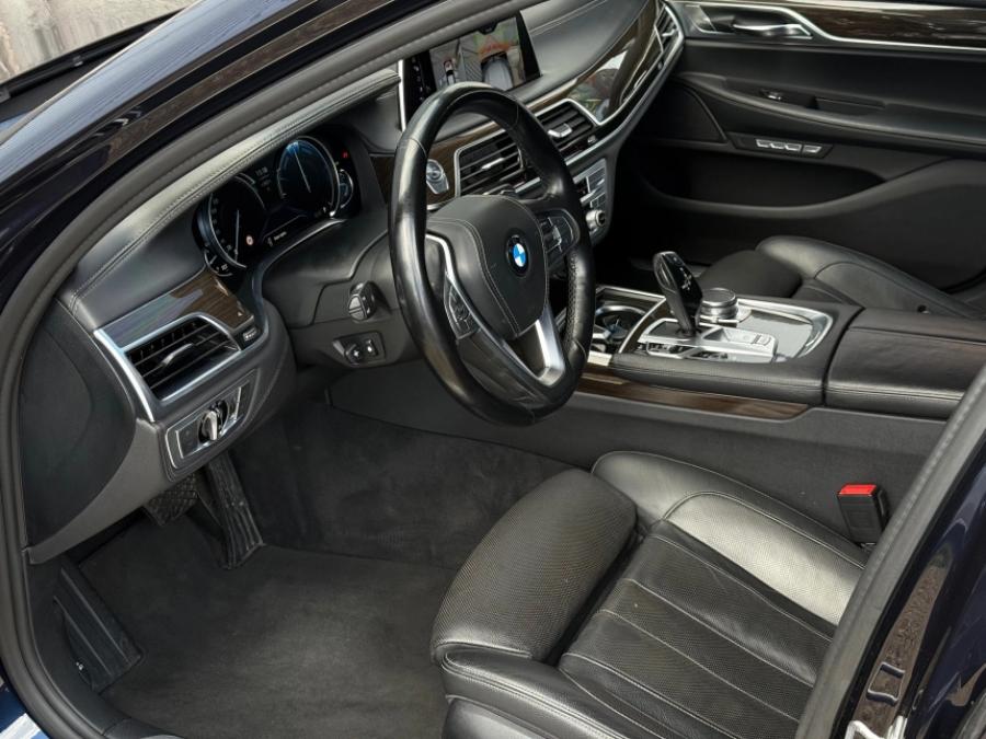 Zils BMW 750 2015 Rīga, ar dzinēja tilpumu 4.40 L un nobraukumu 260 tūkst. km par 24980 €, foto 16 vietnē AUTOMOTO.COM.LV