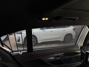 Zils BMW 750 2015 Rīga, ar dzinēja tilpumu 4.40 L un nobraukumu 260 tūkst. km par 24980 €, foto 20 vietnē AUTOMOTO.COM.LV