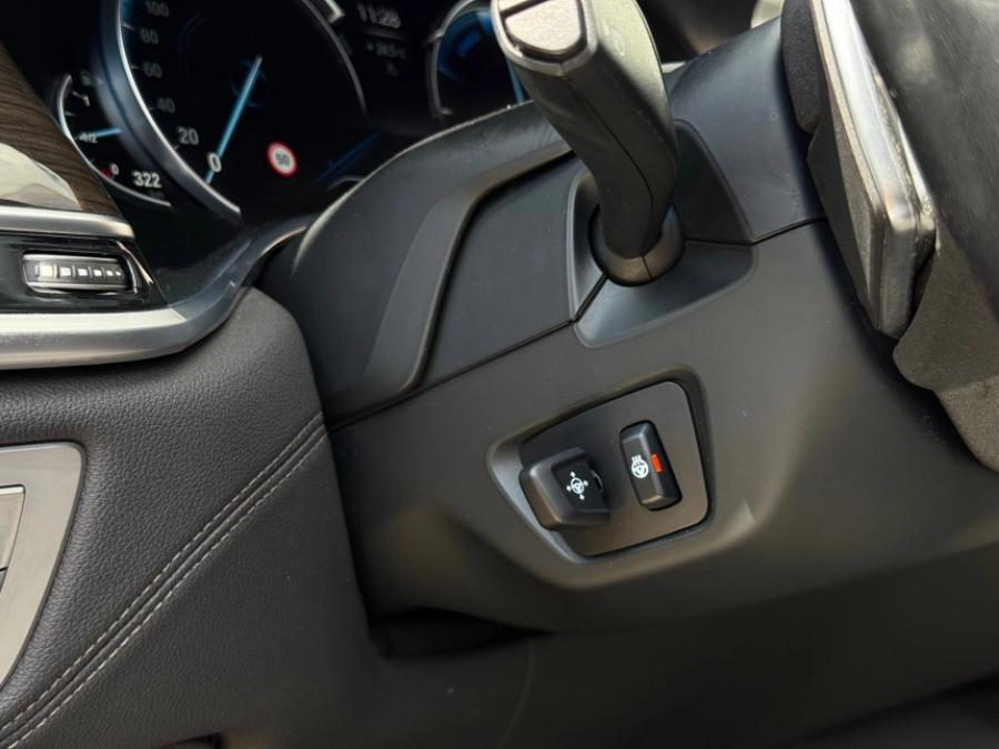Zils BMW 750 2015 Rīga, ar dzinēja tilpumu 4.40 L un nobraukumu 260 tūkst. km par 24980 €, foto 26 vietnē AUTOMOTO.COM.LV