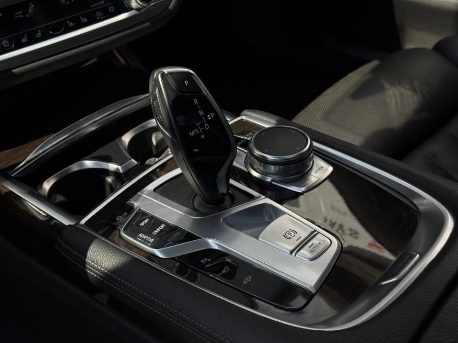 Zils BMW 750 2015 Rīga, ar dzinēja tilpumu 4.40 L un nobraukumu 260 tūkst. km par 24980 €, foto 27 vietnē AUTOMOTO.COM.LV