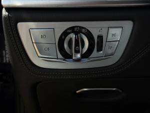 Zils BMW 750 2015 Rīga, ar dzinēja tilpumu 4.40 L un nobraukumu 260 tūkst. km par 24980 €, foto 31 vietnē AUTOMOTO.COM.LV