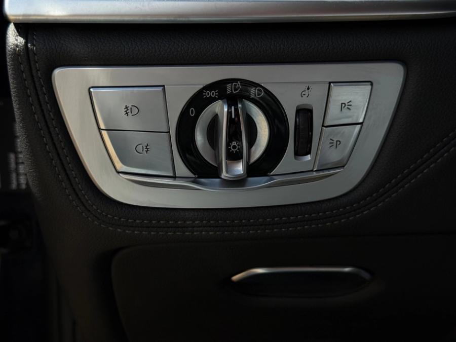 Zils BMW 750 2015 Rīga, ar dzinēja tilpumu 4.40 L un nobraukumu 260 tūkst. km par 24980 €, foto 31 vietnē AUTOMOTO.COM.LV