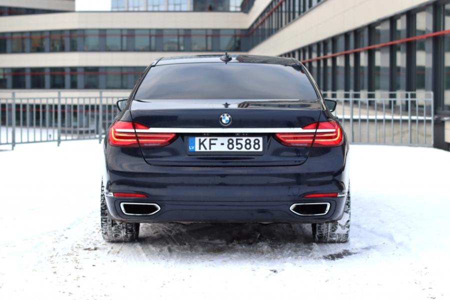 Zils BMW 750 2015 Rīga, ar dzinēja tilpumu 4.40 L un nobraukumu 260 tūkst. km par 24980 €, foto 43 vietnē AUTOMOTO.COM.LV