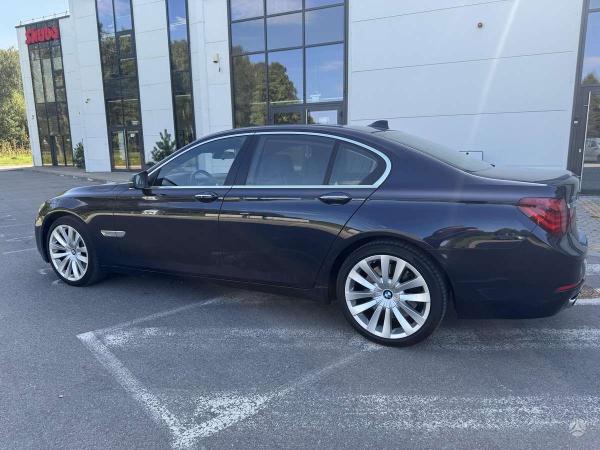 Zils BMW 750 2015 Kauņa, ar dzinēja tilpumu 2.99 L un nobraukumu 126 tūkst. km par 15650 €, foto 5 vietnē AUTOMOTO.COM.LV