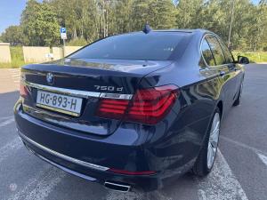 Blue BMW 750 2015 in Kaunas, with an engine capacity of 2.99 L and mileage of 126 thousand km for 15650 €, photo 10 on AUTOMOTO.COM.LV