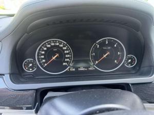Blue BMW 750 2015 in Kaunas, with an engine capacity of 2.99 L and mileage of 126 thousand km for 15650 €, photo 26 on AUTOMOTO.COM.LV